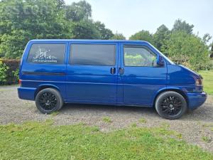 Zils Volkswagen Multivan 2002 Rīga, ar dzinēja tilpumu 2.50 L un nobraukumu 460 tūkst. km par 7500 €, foto 5 vietnē AUTOMOTO.COM.LV