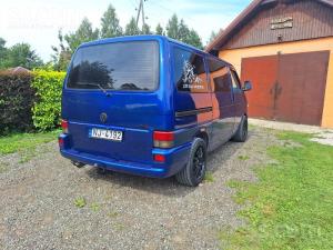 Zils Volkswagen Multivan 2002 Rīga, ar dzinēja tilpumu 2.50 L un nobraukumu 460 tūkst. km par 7500 €, foto 6 vietnē AUTOMOTO.COM.LV