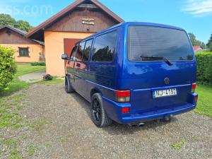Zils Volkswagen Multivan 2002 Rīga, ar dzinēja tilpumu 2.50 L un nobraukumu 460 tūkst. km par 7500 €, foto 8 vietnē AUTOMOTO.COM.LV