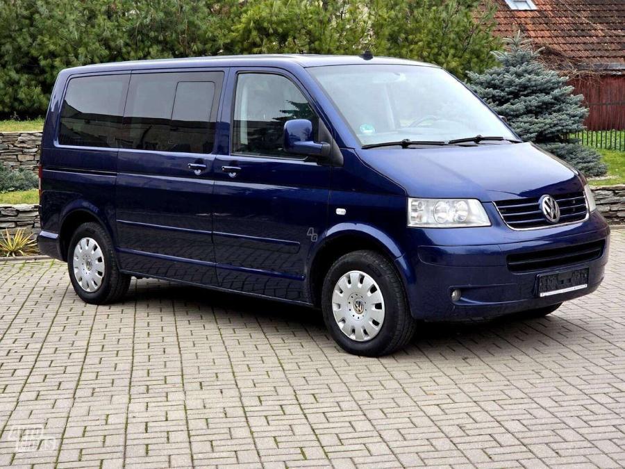 Zils Volkswagen Multivan 2003 Viļņa, ar dzinēja tilpumu 2.50 L un nobraukumu 333 tūkst. km par 7450 €, foto 1 vietnē AUTOMOTO.COM.LV