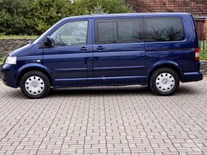 Zils Volkswagen Multivan 2003 Viļņa, ar dzinēja tilpumu 2.50 L un nobraukumu 333 tūkst. km par 7450 €, foto 5 vietnē AUTOMOTO.COM.LV