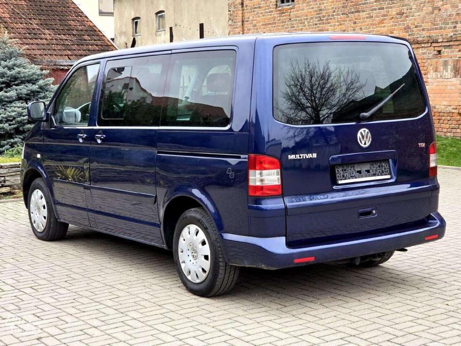 Zils Volkswagen Multivan 2003 Viļņa, ar dzinēja tilpumu 2.50 L un nobraukumu 333 tūkst. km par 7450 €, foto 6 vietnē AUTOMOTO.COM.LV