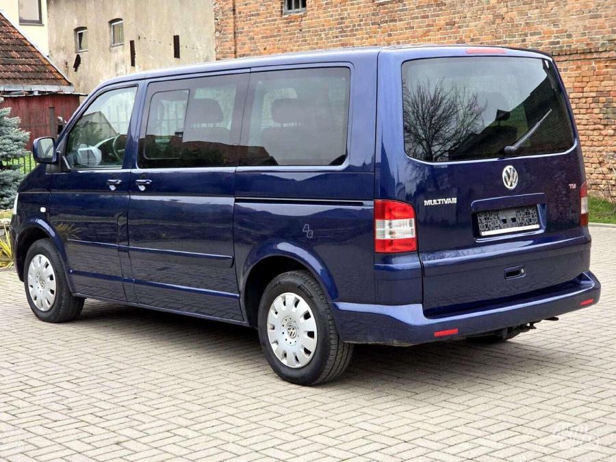 Zils Volkswagen Multivan 2003 Viļņa, ar dzinēja tilpumu 2.50 L un nobraukumu 333 tūkst. km par 7450 €, foto 7 vietnē AUTOMOTO.COM.LV