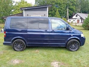Blue Volkswagen Multivan 2004 in Jurbarkas, with an engine capacity of 2.50 L and mileage of 360 thousand km for 3600 €, photo 3 on AUTOMOTO.COM.LV