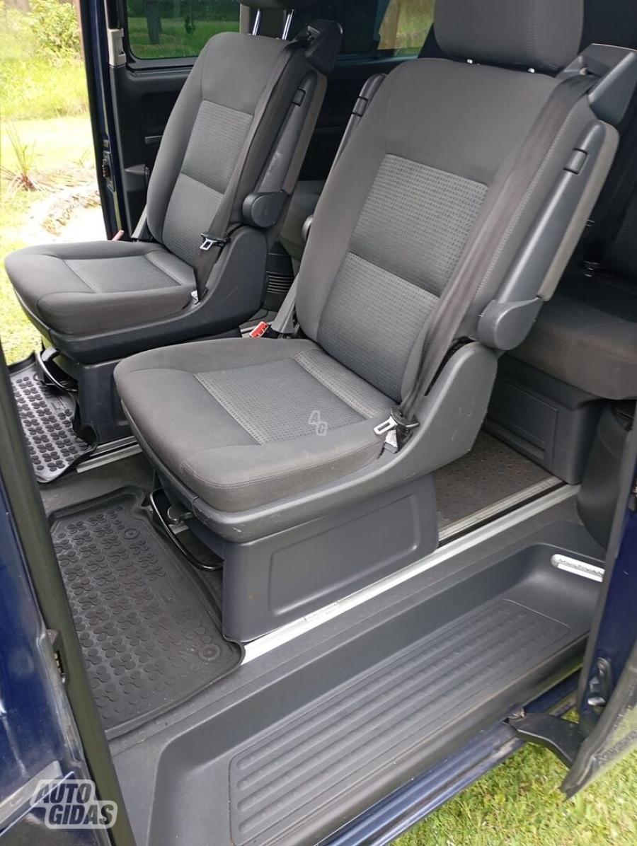 Blue Volkswagen Multivan 2004 in Jurbarkas, with an engine capacity of 2.50 L and mileage of 360 thousand km for 3600 €, photo 9 on AUTOMOTO.COM.LV
