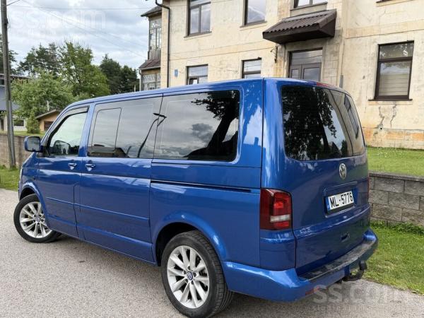 Blue Volkswagen Multivan 2005 in Valmiera, with an engine capacity of 2.50 L and mileage of 267 thousand km for 6350 €, photo 2 on AUTOMOTO.COM.LV