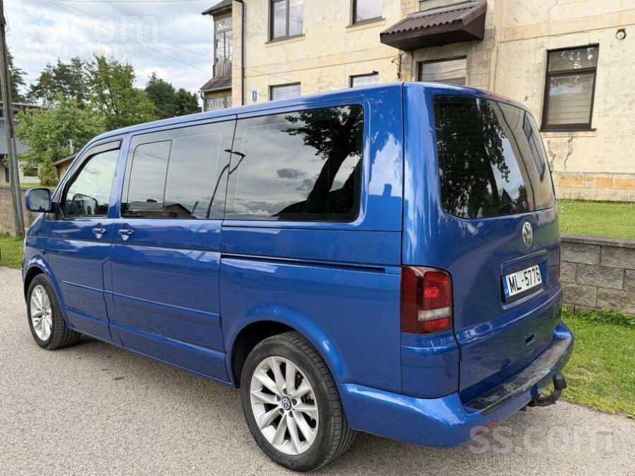 Blue Volkswagen Multivan 2005 in Valmiera, with an engine capacity of 2.50 L and mileage of 267 thousand km for 6350 €, photo 6 on AUTOMOTO.COM.LV