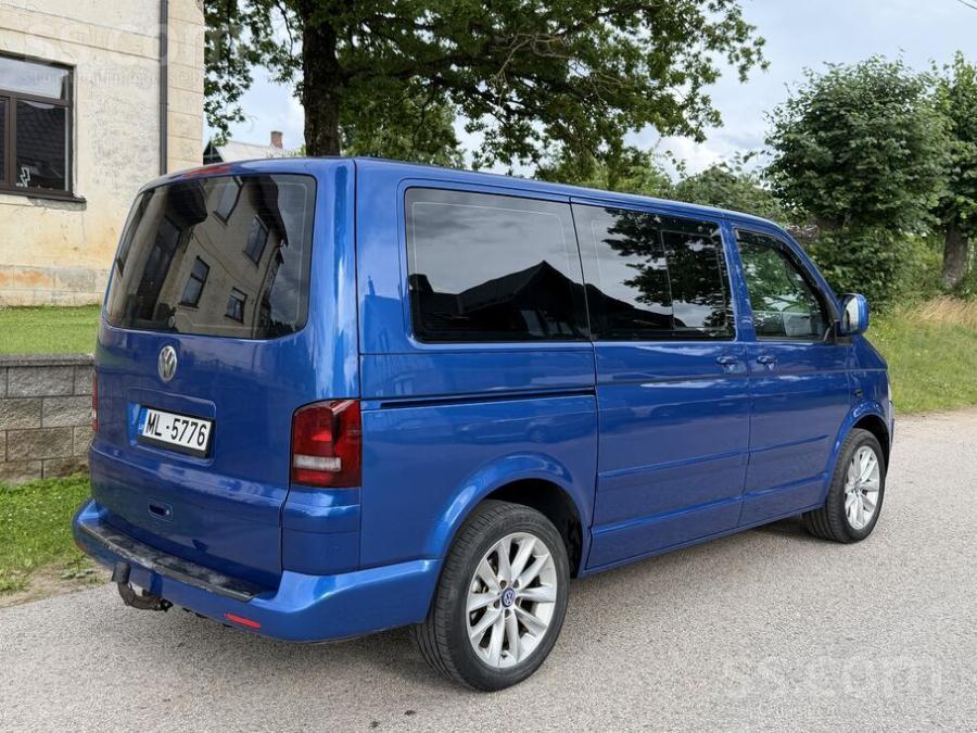 Blue Volkswagen Multivan 2005 in Valmiera, with an engine capacity of 2.50 L and mileage of 267 thousand km for 6350 €, photo 8 on AUTOMOTO.COM.LV