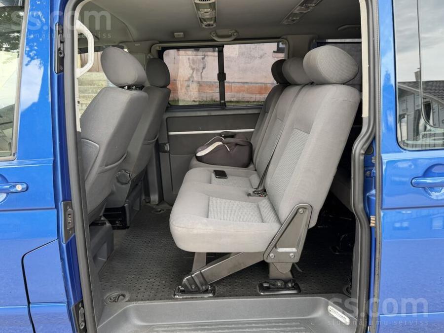 Blue Volkswagen Multivan 2005 in Valmiera, with an engine capacity of 2.50 L and mileage of 267 thousand km for 6350 €, photo 14 on AUTOMOTO.COM.LV