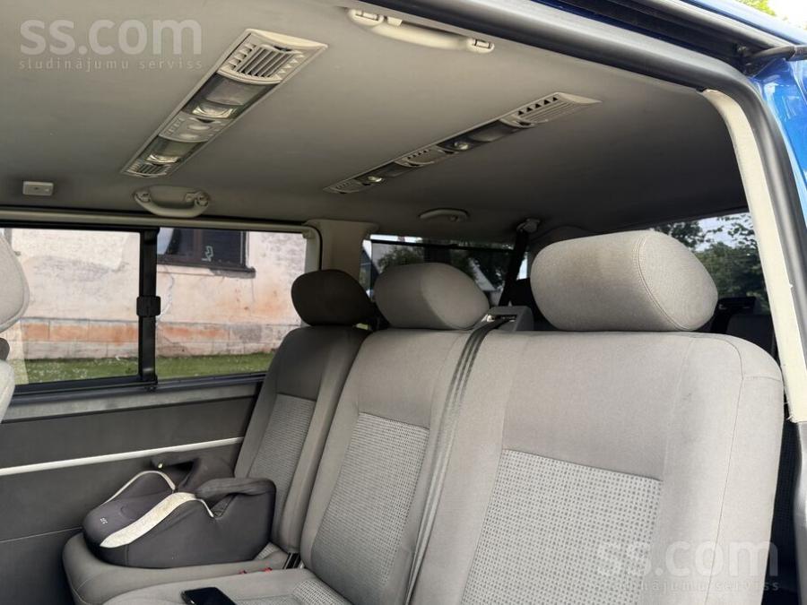 Blue Volkswagen Multivan 2005 in Valmiera, with an engine capacity of 2.50 L and mileage of 267 thousand km for 6350 €, photo 15 on AUTOMOTO.COM.LV