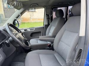 Blue Volkswagen Multivan 2005 in Valmiera, with an engine capacity of 2.50 L and mileage of 267 thousand km for 6350 €, photo 17 on AUTOMOTO.COM.LV