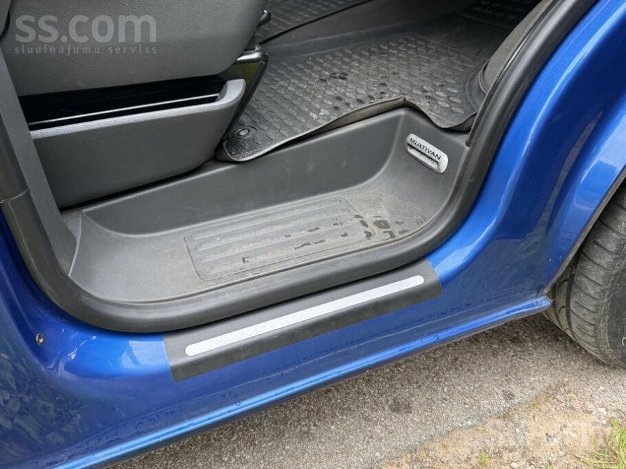 Blue Volkswagen Multivan 2005 in Valmiera, with an engine capacity of 2.50 L and mileage of 267 thousand km for 6350 €, photo 22 on AUTOMOTO.COM.LV