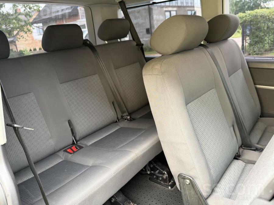 Blue Volkswagen Multivan 2005 in Valmiera, with an engine capacity of 2.50 L and mileage of 267 thousand km for 6350 €, photo 23 on AUTOMOTO.COM.LV
