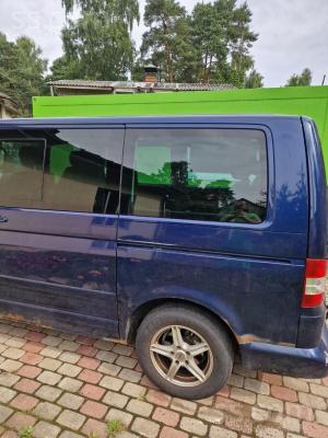 Zils Volkswagen Multivan 2007 Rīga, ar dzinēja tilpumu 2.50 L un nobraukumu 382 tūkst. km par 3900 €, foto 4 vietnē AUTOMOTO.COM.LV