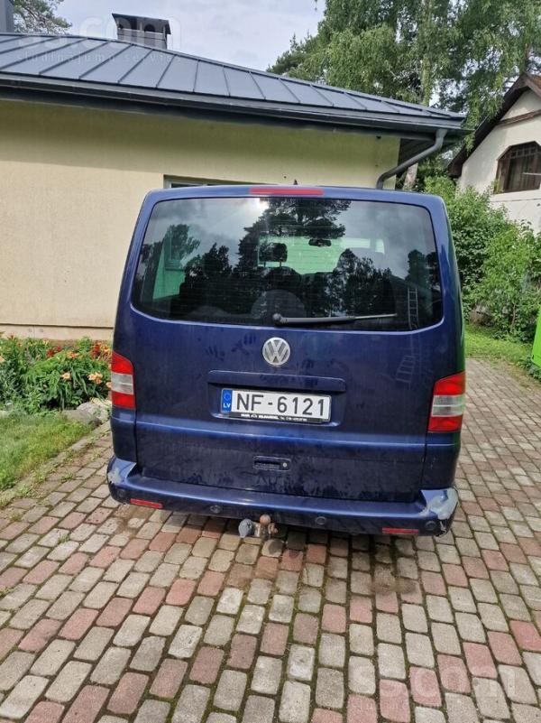 Blue Volkswagen Multivan 2007 in Riga, with an engine capacity of 2.50 L and mileage of 382 thousand km for 3900 €, photo 4 on AUTOMOTO.COM.LV