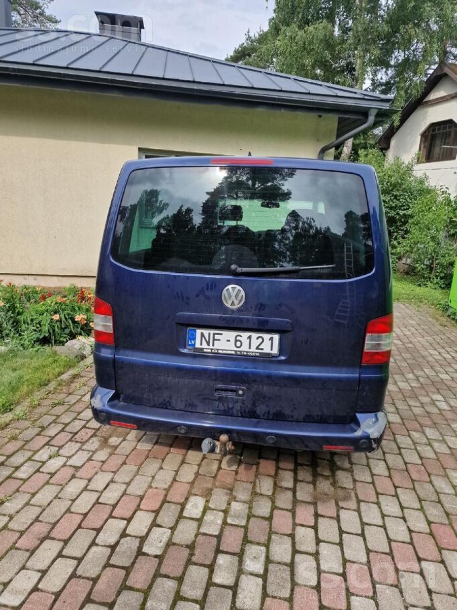 Zils Volkswagen Multivan 2007 Rīga, ar dzinēja tilpumu 2.50 L un nobraukumu 382 tūkst. km par 3900 €, foto 5 vietnē AUTOMOTO.COM.LV