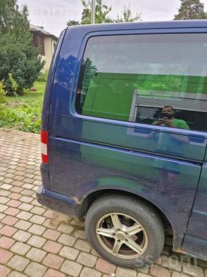Zils Volkswagen Multivan 2007 Rīga, ar dzinēja tilpumu 2.50 L un nobraukumu 382 tūkst. km par 3900 €, foto 6 vietnē AUTOMOTO.COM.LV