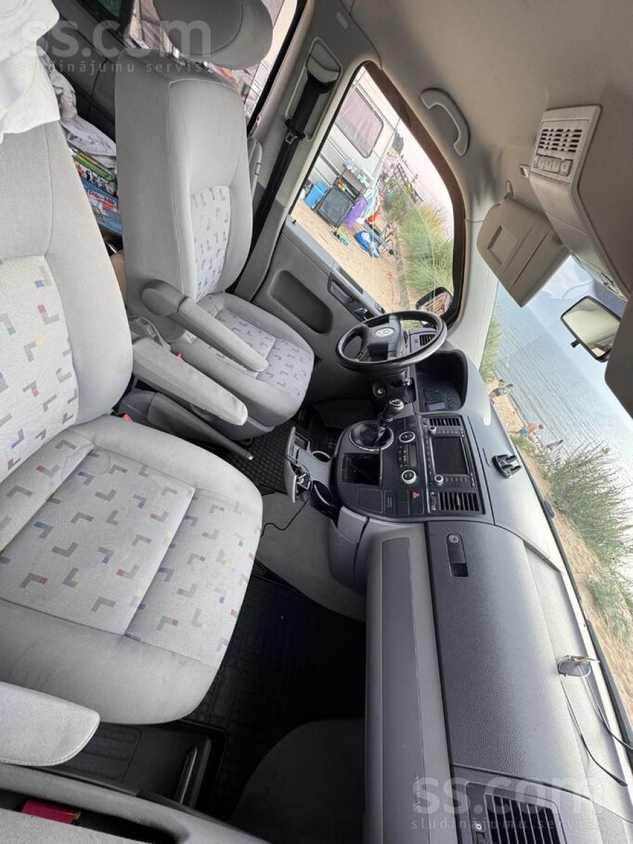 Zils Volkswagen Multivan 2007 Rīga, ar dzinēja tilpumu 1.90 L un nobraukumu 258 tūkst. km par 8900 €, foto 6 vietnē AUTOMOTO.COM.LV