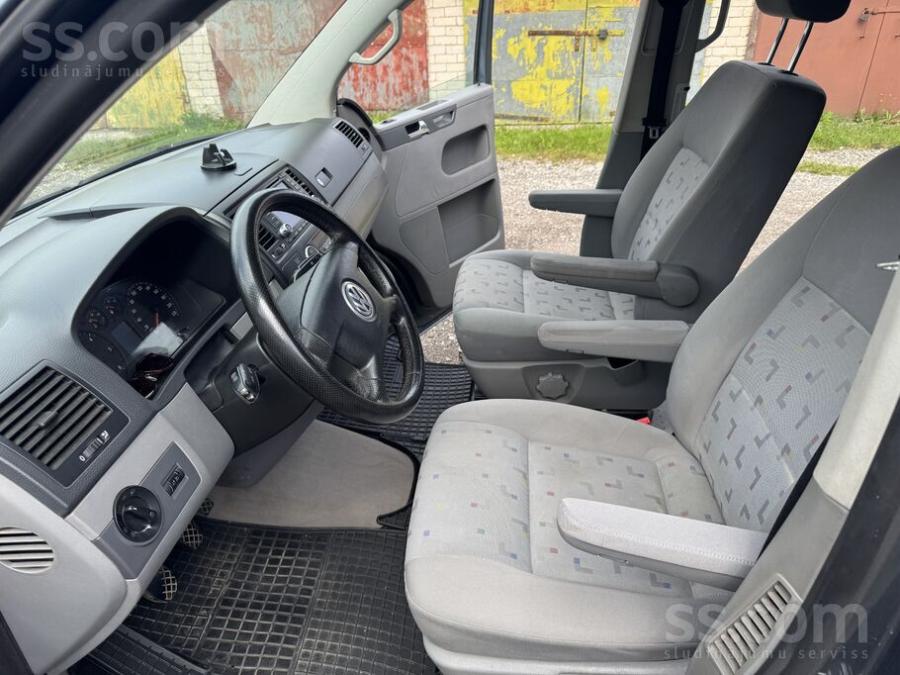 Zils Volkswagen Multivan 2007 Rīga, ar dzinēja tilpumu 1.90 L un nobraukumu 258 tūkst. km par 8900 €, foto 7 vietnē AUTOMOTO.COM.LV