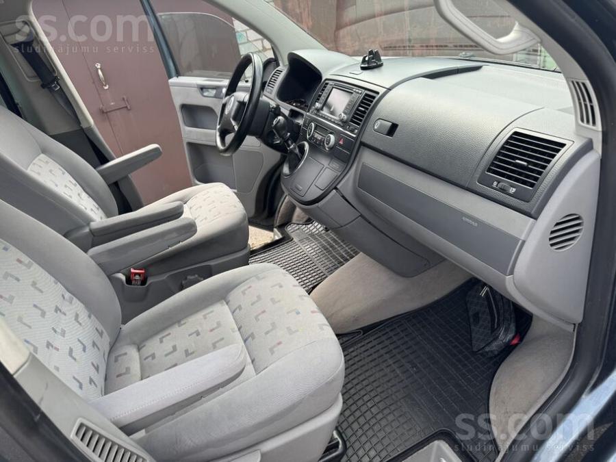 Zils Volkswagen Multivan 2007 Rīga, ar dzinēja tilpumu 1.90 L un nobraukumu 258 tūkst. km par 8900 €, foto 8 vietnē AUTOMOTO.COM.LV