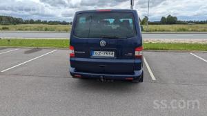 Zils Volkswagen Multivan 2008 Rīga, ar dzinēja tilpumu 2.50 L un nobraukumu 292 tūkst. km par 9500 €, foto 4 vietnē AUTOMOTO.COM.LV