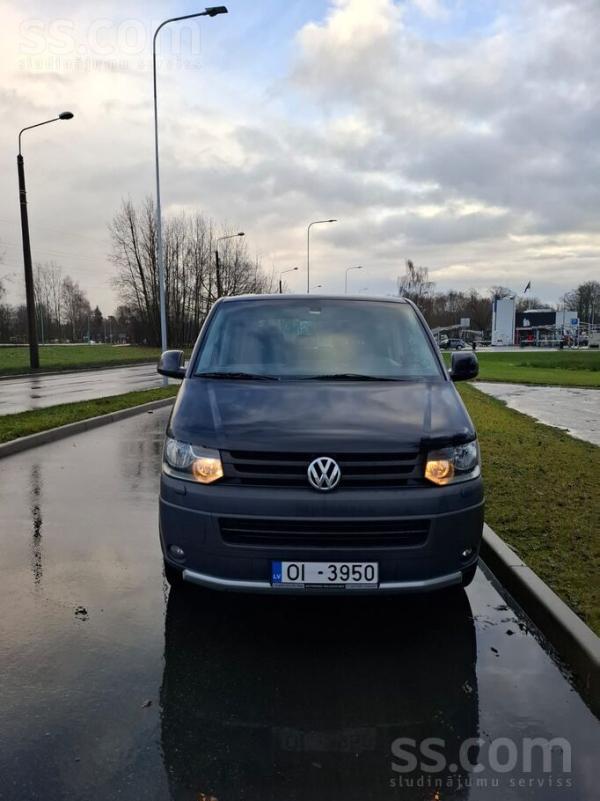 Blue Volkswagen Multivan 2011 in Riga, with an engine capacity of 2.00 L and mileage of 302 thousand km for 16500 €, photo 1 on AUTOMOTO.COM.LV