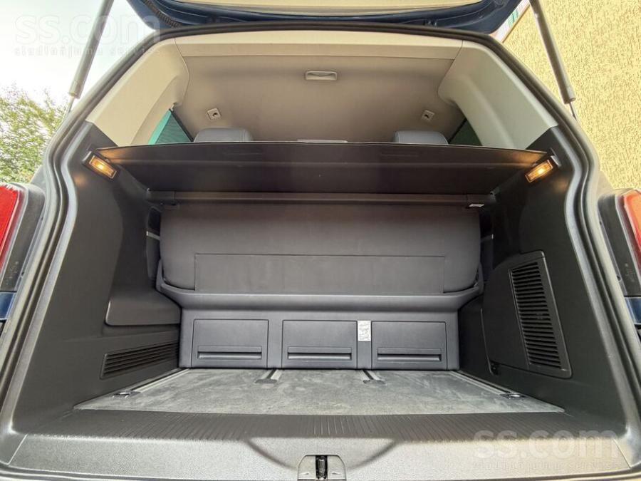 Blue Volkswagen Multivan 2011 in Ludza, with an engine capacity of 2.00 L and mileage of 0 thousand km for 17500 €, photo 29 on AUTOMOTO.COM.LV