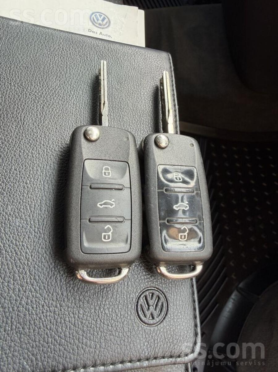 Blue Volkswagen Multivan 2011 in Ludza, with an engine capacity of 2.00 L and mileage of 0 thousand km for 17500 €, photo 34 on AUTOMOTO.COM.LV