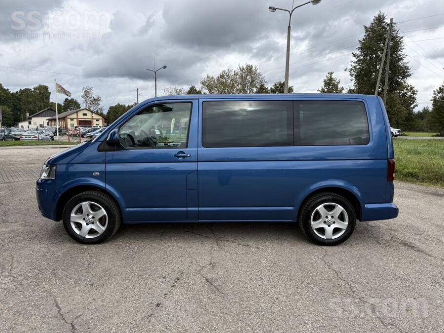 Blue Volkswagen Multivan 2014 in Ogre, with an engine capacity of 2.00 L and mileage of 269 thousand km for 14799 €, photo 5 on AUTOMOTO.COM.LV