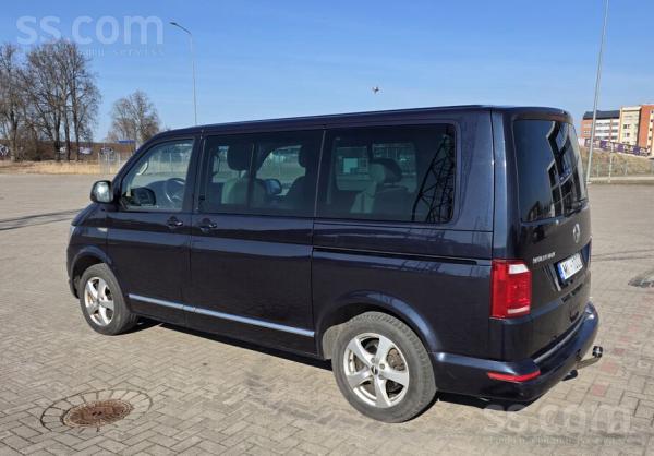 Blue Volkswagen Multivan 2016 in Valmiera, with an engine capacity of 2.00 L and mileage of 253 thousand km for 21500 €, photo 4 on AUTOMOTO.COM.LV