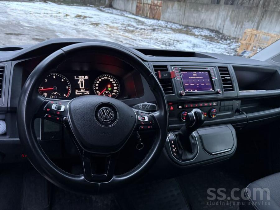 Zils Volkswagen Multivan 2019 Rīga, ar dzinēja tilpumu 2.00 L un nobraukumu 189 tūkst. km par 23500 €, foto 5 vietnē AUTOMOTO.COM.LV