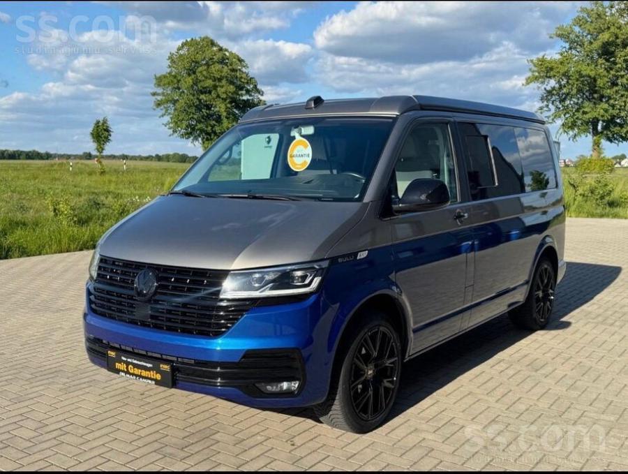 Blue Volkswagen Multivan 2020 in Jelgava, with an engine capacity of 2.00 L and mileage of 140 thousand km for 41499 €, photo 2 on AUTOMOTO.COM.LV