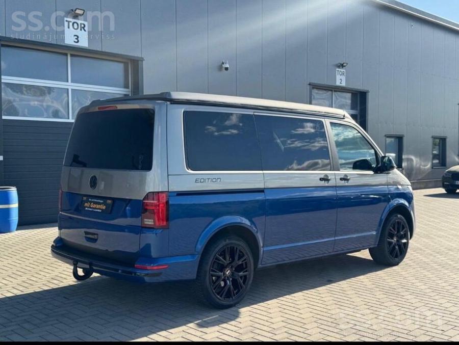 Blue Volkswagen Multivan 2020 in Jelgava, with an engine capacity of 2.00 L and mileage of 140 thousand km for 41499 €, photo 5 on AUTOMOTO.COM.LV
