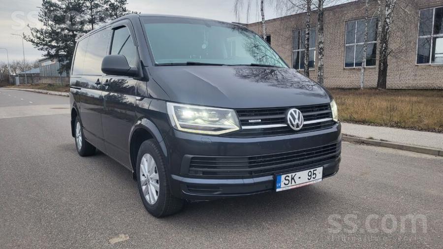 Blue Volkswagen Multivan 2020 in Daugavpils, with an engine capacity of 2.00 L and mileage of 240 thousand km for 27200 €, photo 1 on AUTOMOTO.COM.LV