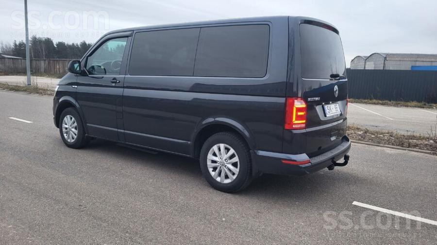 Blue Volkswagen Multivan 2020 in Daugavpils, with an engine capacity of 2.00 L and mileage of 240 thousand km for 27200 €, photo 4 on AUTOMOTO.COM.LV
