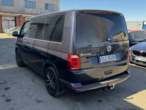 Zils Volkswagen Multivan 2020 Daugavpils, ar dzinēja tilpumu 2.00 L un nobraukumu 244 tūkst. km par 27000 €, foto 4 vietnē AUTOMOTO.COM.LV