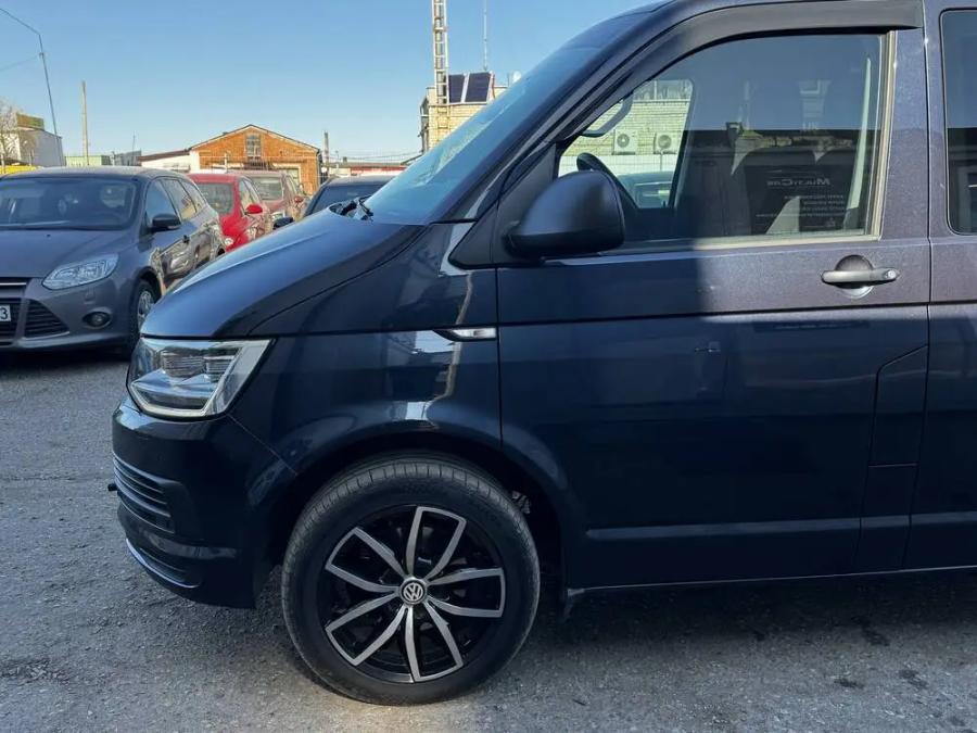 Blue Volkswagen Multivan 2020 in Daugavpils, with an engine capacity of 2.00 L and mileage of 244 thousand km for 27000 €, photo 8 on AUTOMOTO.COM.LV