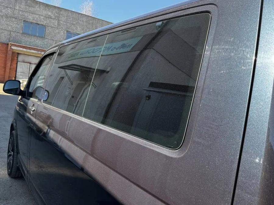 Blue Volkswagen Multivan 2020 in Daugavpils, with an engine capacity of 2.00 L and mileage of 244 thousand km for 27000 €, photo 14 on AUTOMOTO.COM.LV