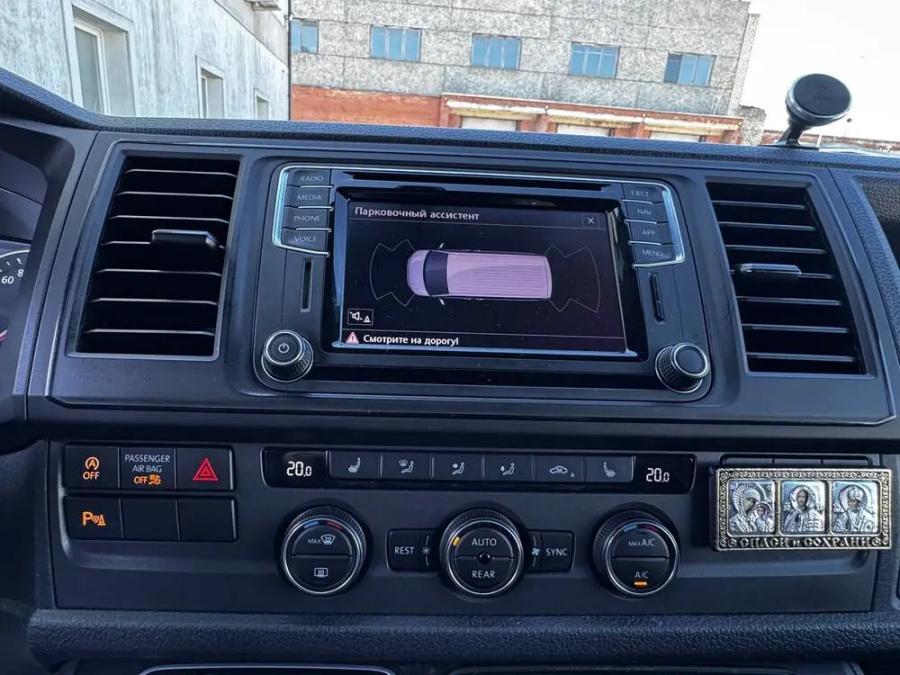 Blue Volkswagen Multivan 2020 in Daugavpils, with an engine capacity of 2.00 L and mileage of 244 thousand km for 27000 €, photo 25 on AUTOMOTO.COM.LV