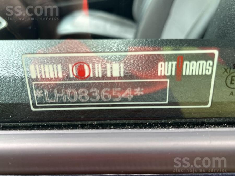 Blue Volkswagen Multivan 2020 in Riga, with an engine capacity of 2.00 L and mileage of 116 thousand km for 37900 €, photo 11 on AUTOMOTO.COM.LV