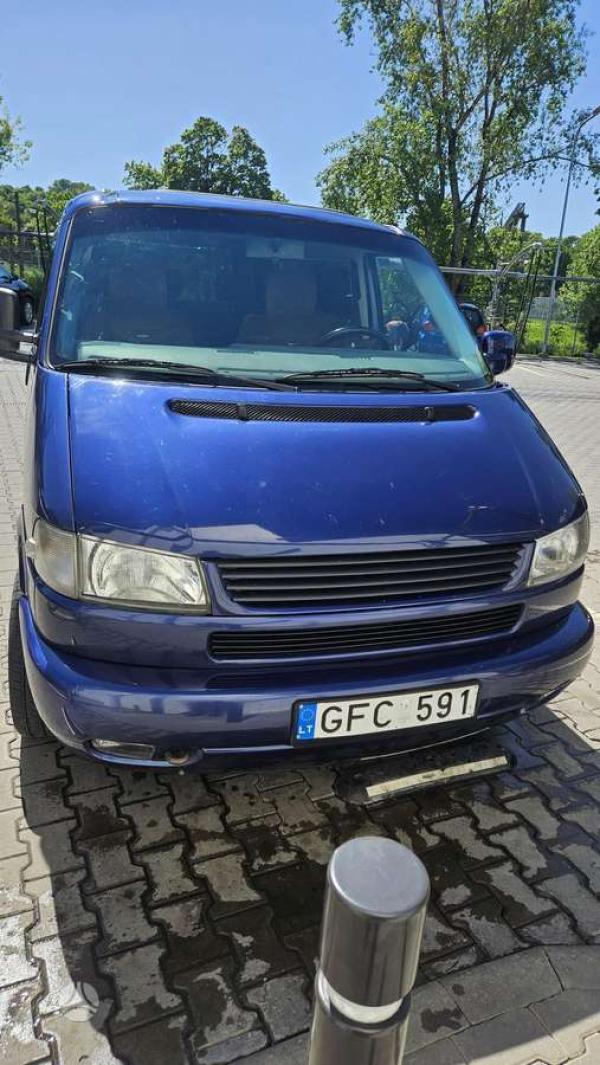 Blue Volkswagen Multivan 1997 in Vilnius, with an engine capacity of 2.46 L and mileage of 365 thousand km for 4200 €, photo 8 on AUTOMOTO.COM.LV