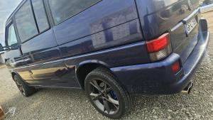 Blue Volkswagen Multivan 1997 in Vilnius, with an engine capacity of 2.46 L and mileage of 365 thousand km for 4200 €, photo 14 on AUTOMOTO.COM.LV