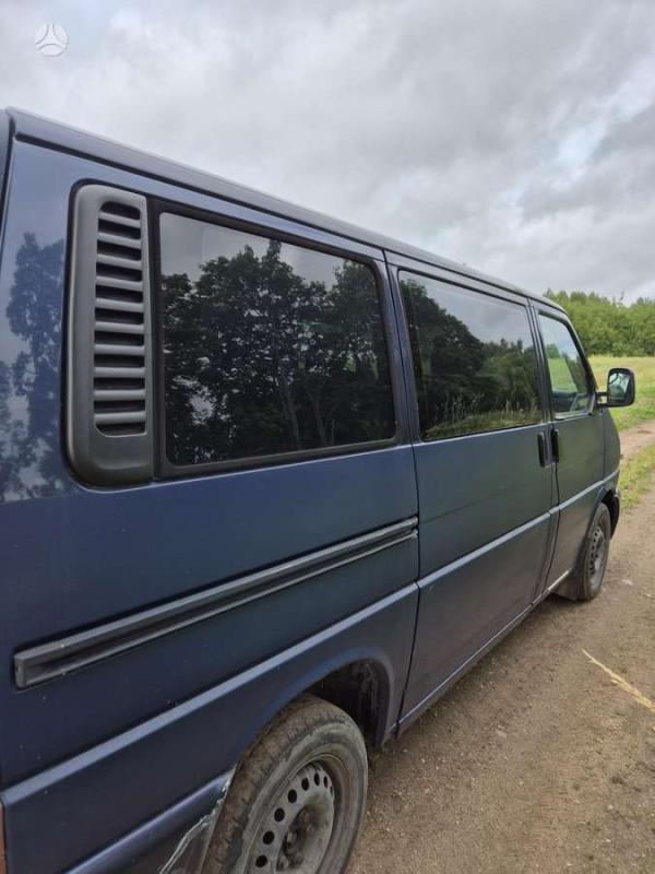 Zils Volkswagen Multivan 1998 Zarasai, ar dzinēja tilpumu 2.46 L un nobraukumu 337 tūkst. km par 5000 €, foto 5 vietnē AUTOMOTO.COM.LV