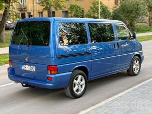 Zils Volkswagen Multivan 1999 Rīga, ar dzinēja tilpumu 2.50 L un nobraukumu 319 tūkst. km par 7695 €, foto 4 vietnē AUTOMOTO.COM.LV