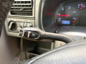 Zils Volkswagen Multivan 1999 Rīga, ar dzinēja tilpumu 2.50 L un nobraukumu 319 tūkst. km par 7695 €, foto 7 vietnē AUTOMOTO.COM.LV