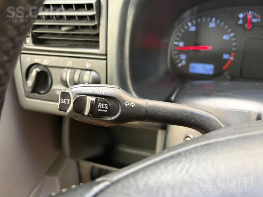 Zils Volkswagen Multivan 1999 Rīga, ar dzinēja tilpumu 2.50 L un nobraukumu 319 tūkst. km par 7695 €, foto 7 vietnē AUTOMOTO.COM.LV