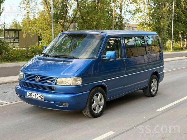 Blue Volkswagen Multivan 1999 in Riga, with an engine capacity of 2.50 L and mileage of 319 thousand km for 7695 €, photo 1 on AUTOMOTO.COM.LV