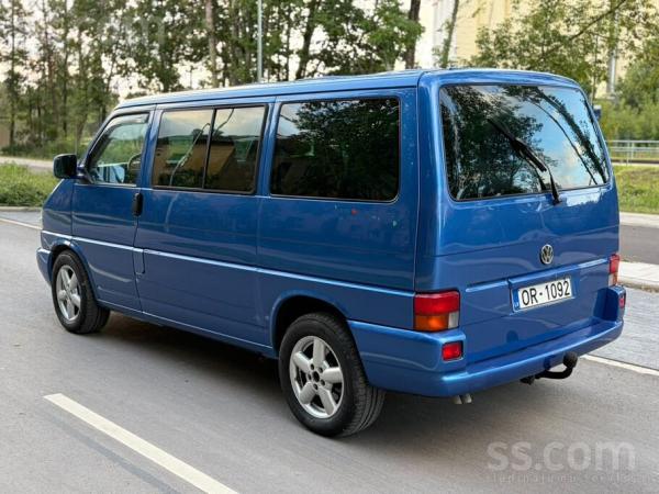 Blue Volkswagen Multivan 1999 in Riga, with an engine capacity of 2.50 L and mileage of 319 thousand km for 7695 €, photo 5 on AUTOMOTO.COM.LV