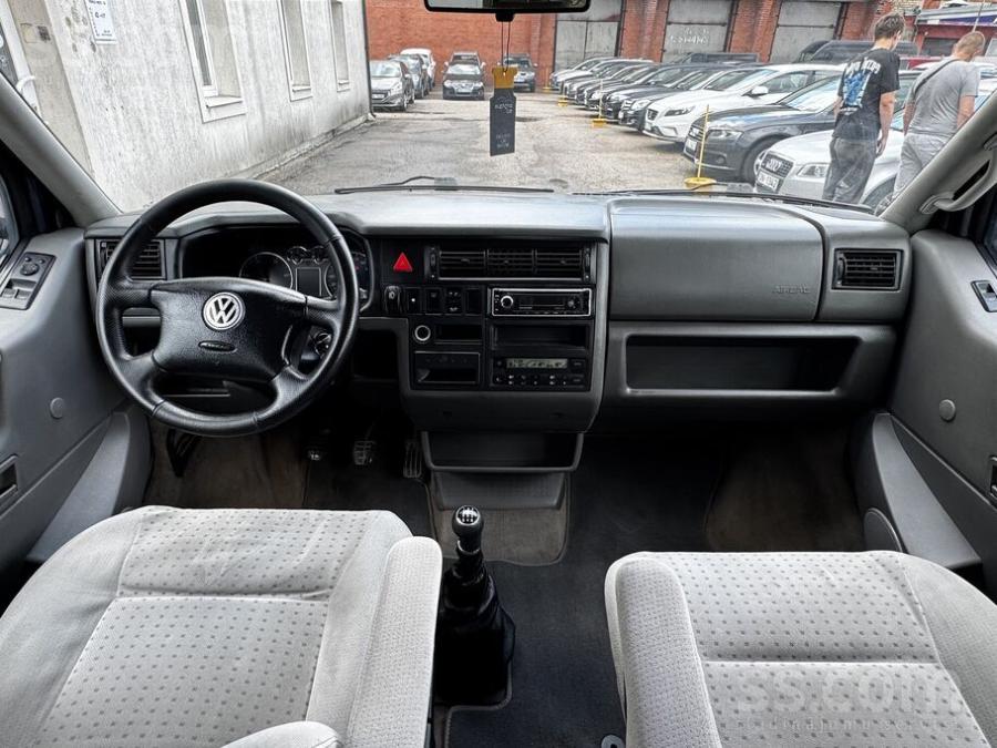 Blue Volkswagen Multivan 2000 in Daugavpils, with an engine capacity of 2.50 L and mileage of 0 thousand km for 5270 €, photo 12 on AUTOMOTO.COM.LV