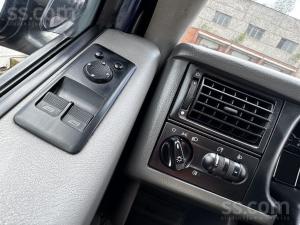 Blue Volkswagen Multivan 2000 in Daugavpils, with an engine capacity of 2.50 L and mileage of 0 thousand km for 5270 €, photo 17 on AUTOMOTO.COM.LV